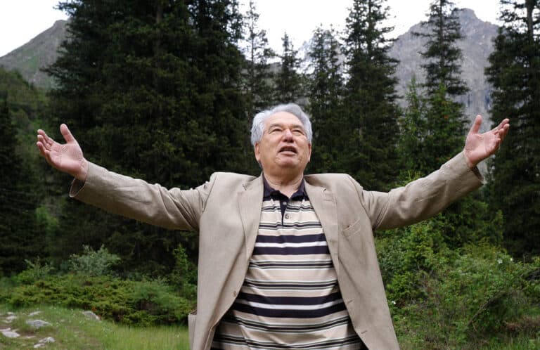 Chingiz Aitmatov: Respected Author, Diplomat, and Advocate for Kyrgyz ...